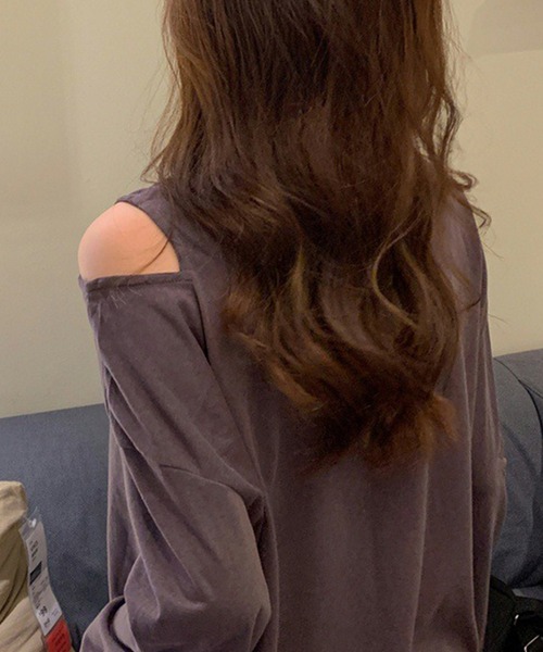 ALTROSE（アルトローズ）の「肩見せ ロンT カットプリント カットソー（Tシャツ/カットソー）」 - WEAR