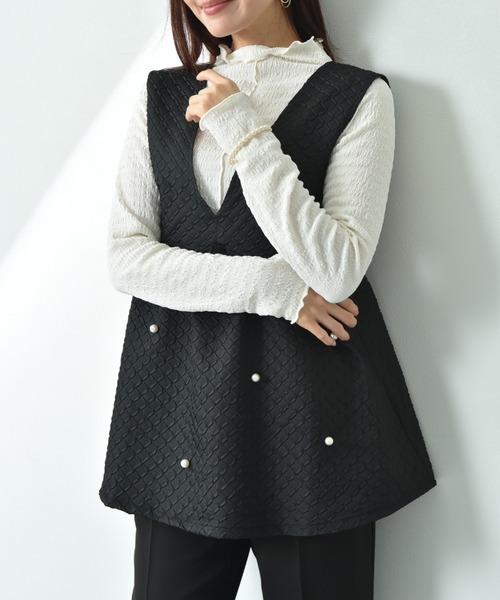 INTERPLANET（インタープラネット）の「フクレジャガードVネックパールペプラムベスト（ベスト）」 - WEAR