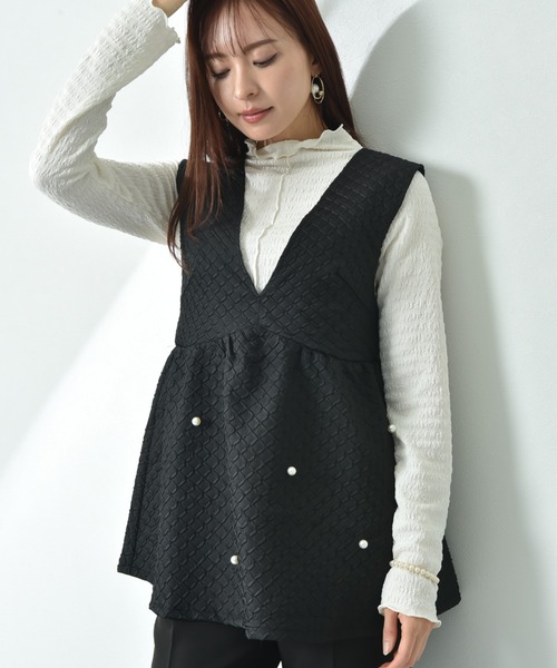 INTERPLANET（インタープラネット）の「フクレジャガードVネックパールペプラムベスト（ベスト）」 - WEAR