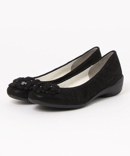 Composition9（コンポジションナイン）の「フラワーモチーフスタイリッシュコンフォートパンプス（パンプス）」 - WEAR