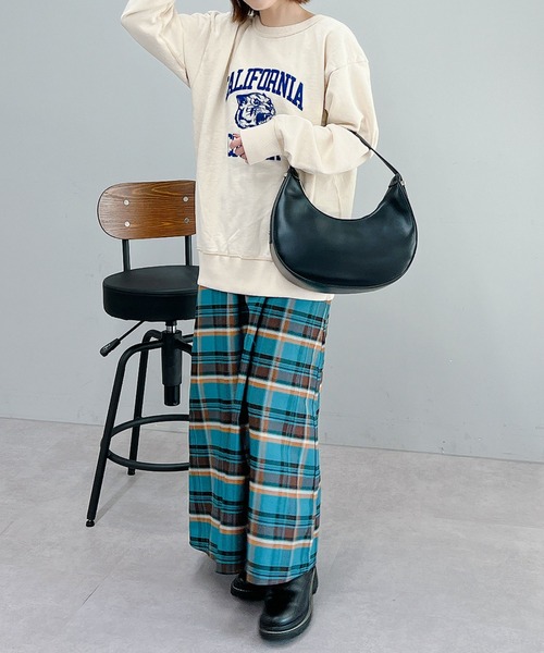 cache cache（カシュ カシュ）の「cachecache（カシュカシュ） ハーフムーンショルダー（ハンドバッグ）」 - WEAR