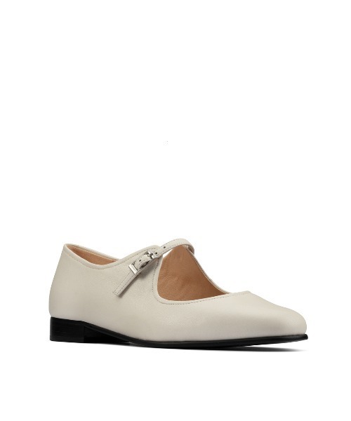 Clarks（クラークス）の「Pure Flat / ピュアフラット (ホワイトレザー)（バレエシューズ）」 - WEAR