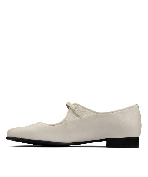 Clarks（クラークス）の「Pure Flat / ピュアフラット (ホワイトレザー)（バレエシューズ）」 - WEAR
