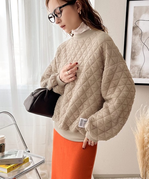 Java（ジャバ）の「《JaVaジャバ コラボ》ふっくら柔らかレトロ感。三角キルティングオーバートップス（スウェット）」 - WEAR