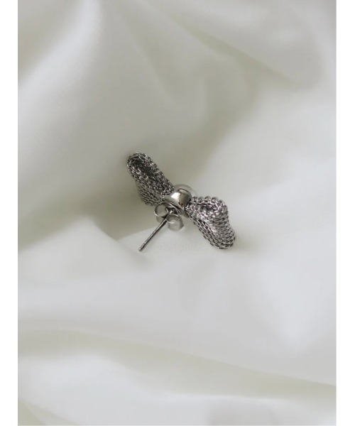 swane（スワネ）の「ribbon stud pierce（ピアス（両耳用））」 - WEAR
