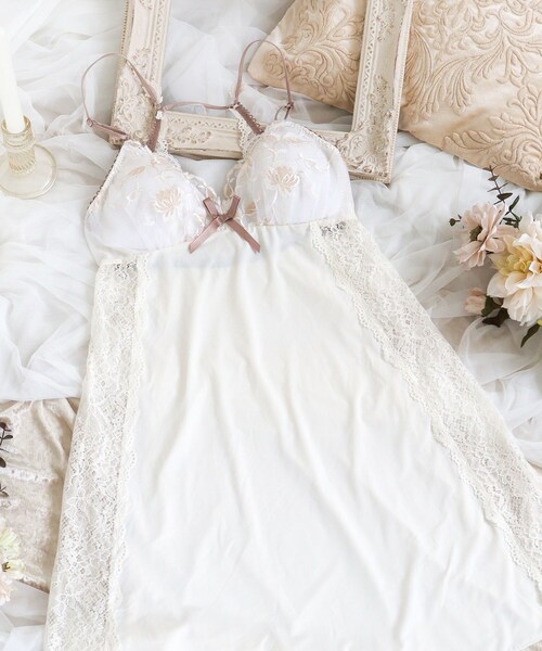 Risa Magli（リサマリ）の「エレノア カップ付スリップ（インナーウェア/肌着）」 - WEAR