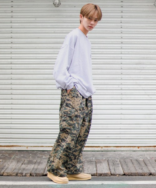 SPINNS（スピンズ）の「【Selfie Freak/セルフフリーク】バックプリントイラストスウェット SODAGIRL（スウェット）」 - WEAR