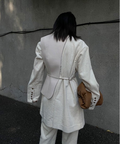 Ameri（アメリ）の「DEFORMATION SYNTHETIC LEATHER VEST（ベスト）」 - WEAR