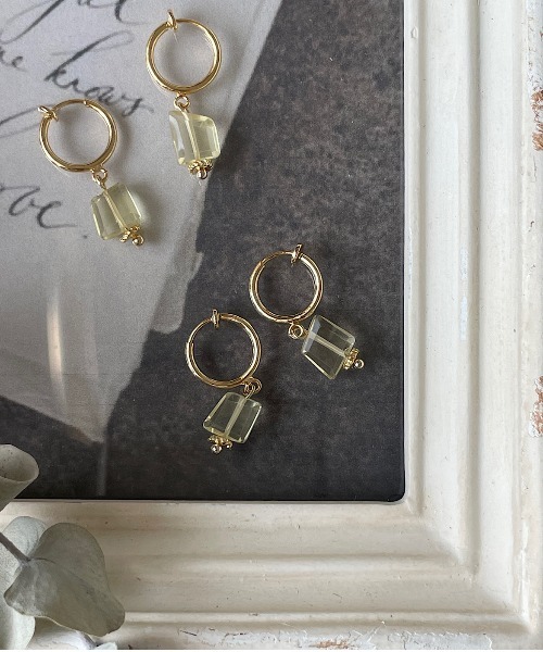 tone（トーン）の「【Tiny gem room】天然石フープイヤリング（レモンクォーツ）(MA)（イヤリング）」 - WEAR