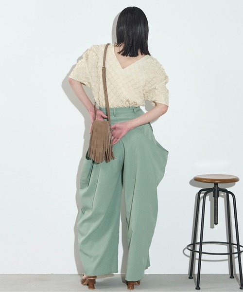 THE YOn（ザヨン）の「ドレープポケットタックワイドパンツ（その他パンツ）」 - WEAR