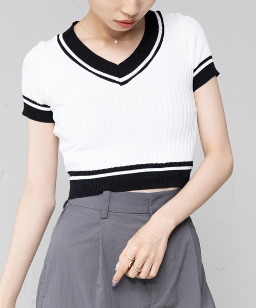 SETUP7（セットアップセブン）の「【SETUP7】クロップドバイカラーVネック半袖ニット SCCH595（ニット/セーター）」 - WEAR