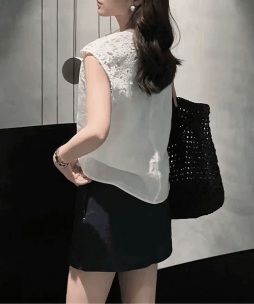 AMAJI（アマジ）の「フラワーレースノースリーブトップス（Tシャツ/カットソー）」 - WEAR