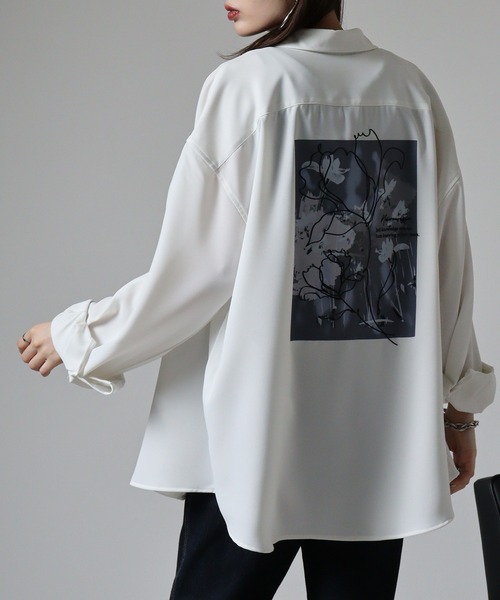 Naive magic（ナイーブマジック）の「NAIVE MAGIC ナチュラルストレッチポリエステル バックプリント長袖シャツ（シャツ/ブラウス）」 - WEAR
