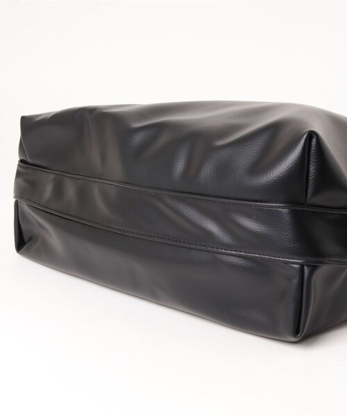 cache cache（カシュ カシュ）の「カシュカシュ cachecache / バックル付きビッグショルダー（ショルダーバッグ）」 - WEAR