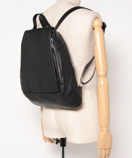 LAURA DI MAGGIO（ローラディマッジオ）の「【LAURA DI MAGGIO】フラップレザーリュック（バックパック/リュック ...