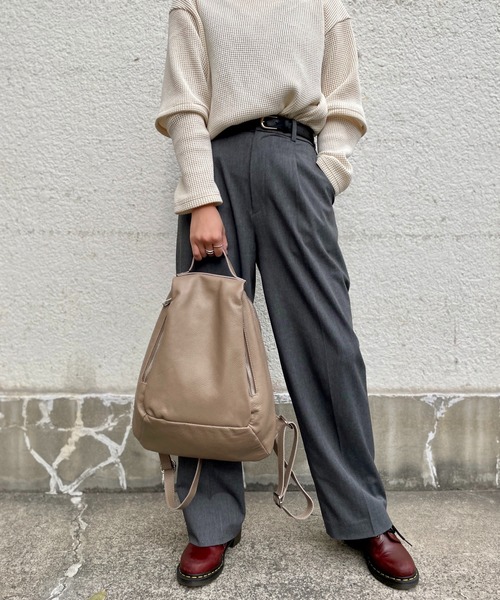 LAURA DI MAGGIO（ローラディマッジオ）の「【LAURA DI MAGGIO】フラップレザーリュック（バックパック/リュック ...