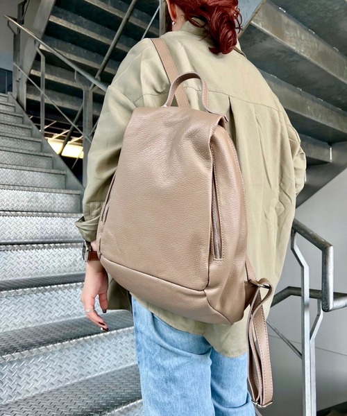 LAURA DI MAGGIO（ローラディマッジオ）の「【LAURA DI MAGGIO】フラップレザーリュック（バックパック/リュック ...