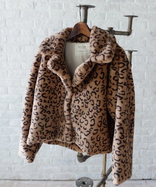 roial（ロイアル）の「JACKET/ROIAL(ロイアル）マルチ総柄デザインリラックスサイジングファーブルゾン（ブルゾン）」 - WEAR