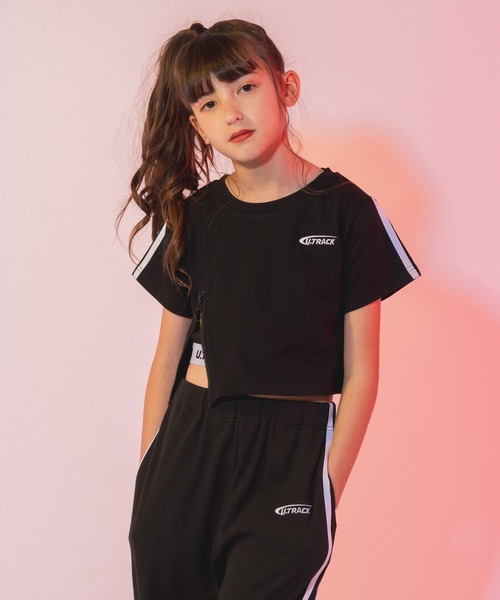 URBAN CHERRY（アーバンチェリー）の「【U.TRACK】ワンポイントジップデザインクロップドトップス（Tシャツ/カットソー）」 - WEAR