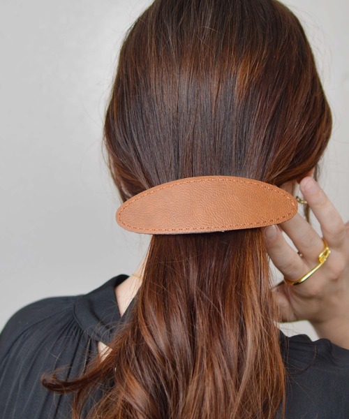 ma chere Cosette?（マシェールコゼット）の「オーバルステッチエコレザーバレッタ（バレッタ/ヘアクリップ）」 - WEAR