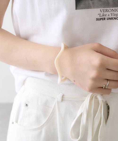 [Eau]marble wave bangle（ブローチ/コサージュ）｜mystic（ミスティック）のファッション通販 - ZOZOTOWN