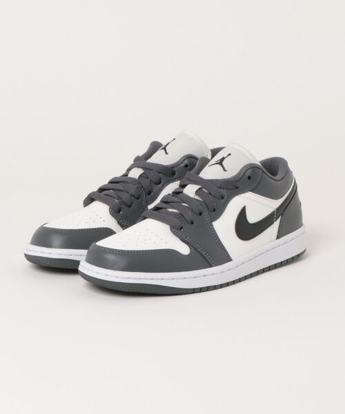 JORDAN BRAND（ジョーダンブランド）の「NIKE WMNS AIR JORDAN 1 LOW DC0774-102（スニーカー ...