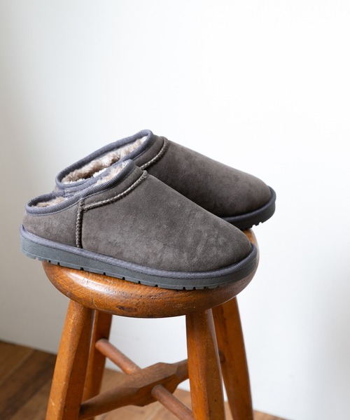 mooimooi（モーイモーイ）の「ムートンスリッポン（サンダル）」 - WEAR