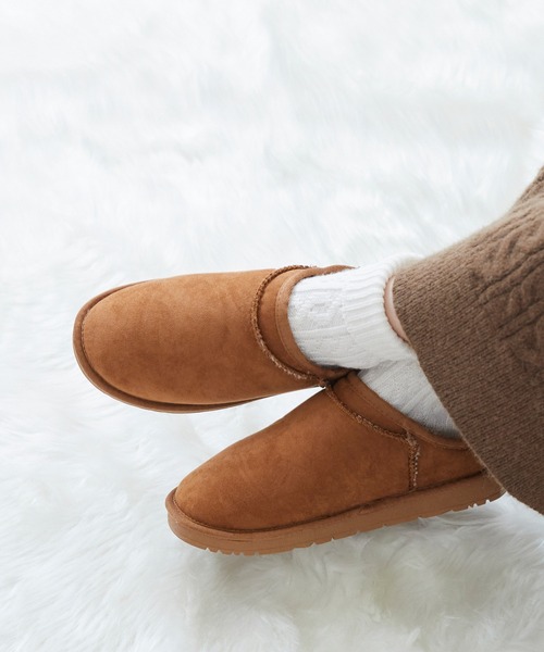 mooimooi（モーイモーイ）の「ムートンスリッポン（サンダル）」 - WEAR