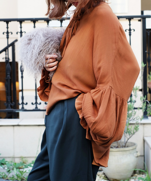 AMERI（アメリ）の「SHIRRING SLEEVE BLOUSE（シャツ/ブラウス）」 - WEAR