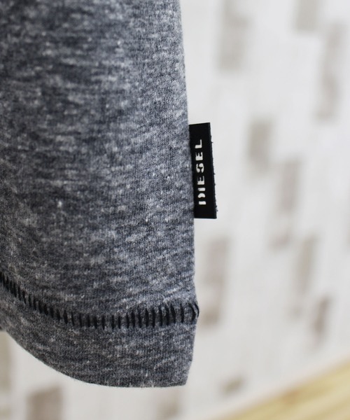 DIESEL（ディーゼル）の「ロゴ ワンポイント フロッキープリント クルーネック 半袖Tシャツ「T-JOE-RO」（Tシャツ/カットソー ...