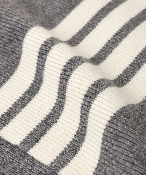 THOM BROWNE（トムブラウン）の「FULL NEEDLE RIB SCARF W/ WHITE 4 BAR STRIPE IN ...