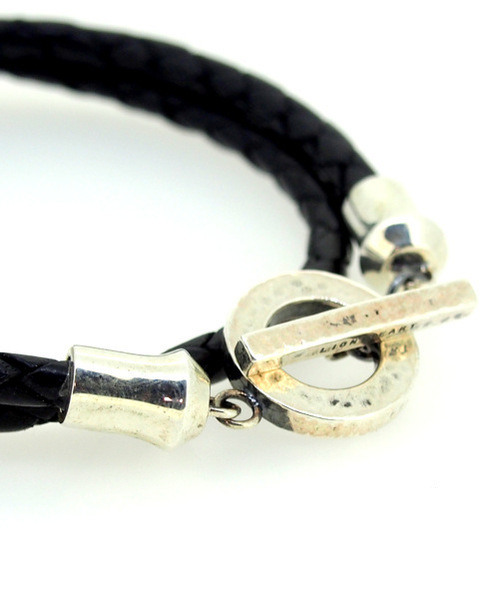 LION HEART（ライオンハート）の「LH for Gift レザーブレスレット/槌目（ブレスレット）」 - WEAR