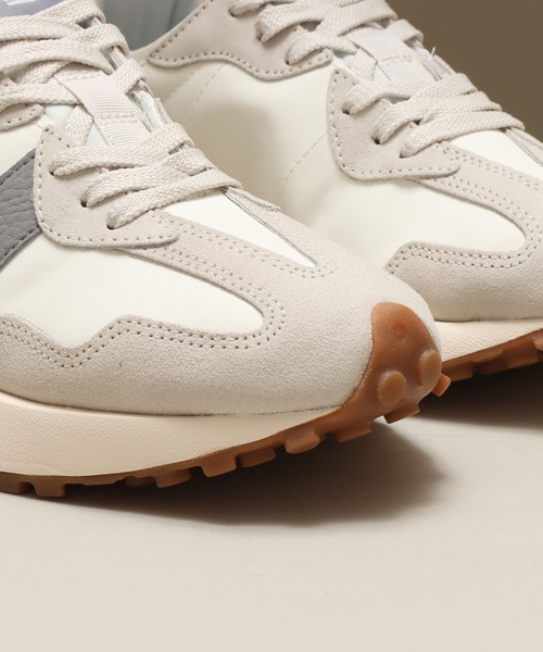 NEW BALANCE（ニューバランス）の「New Balance U327（スニーカー）」 - WEAR