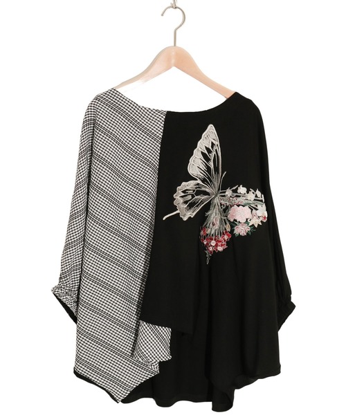 iS ScoLar（イズスカラー）の「522077：蝶刺繍ストライプ切替プルオーバー（Tシャツ/カットソー）」 - WEAR