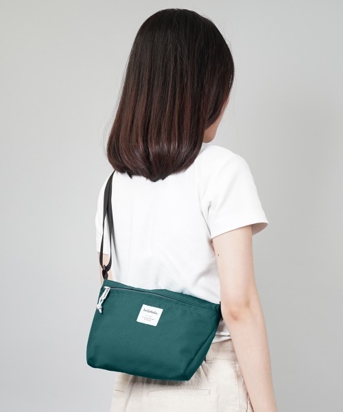 hellolulu（ハロルル）の「hellolulu CANA Compact Utility Bag － 731177（ショルダーバッグ）」 - WEAR
