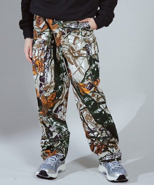 PAIRMANON STREET（ペアマノンストリート）の「【PAIRMANON STREET PLUS】【130-170サイズ】総柄 カモフラ カーゴ パンツ（カーゴパンツ）」 - WEAR