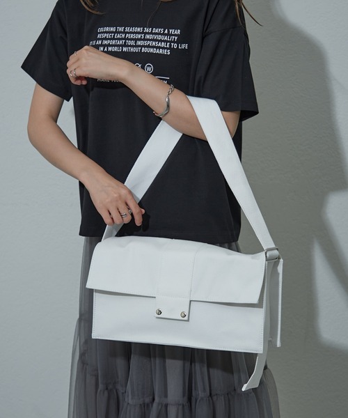 COLONY 2139（コロニートゥーワンスリーナイン）の「キャンバスレクタングルバッグ（ショルダーバッグ）」 - WEAR