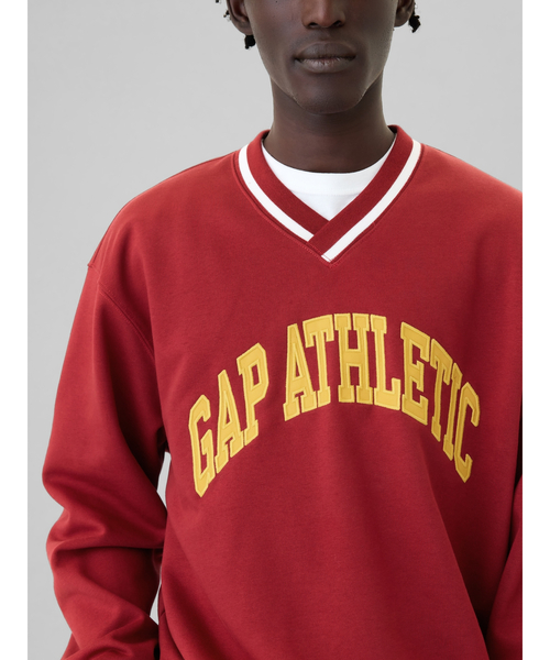 GAP（ギャップ）の「Gap Athleticロゴ Vネックスウェット・トレーナー(ユニセックス)（スウェット）」 - WEAR