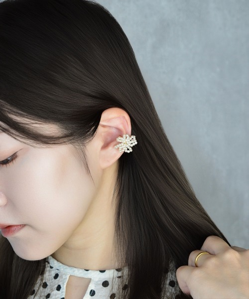 【earyear】Pearl Bloom Ear Cuff〈片耳用〉（イヤーカフ）｜BROTHERHOOD（ブラザーフッド）のファッション通販 - ZOZOTOWN