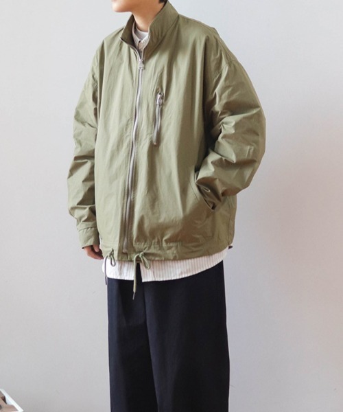 MAISON CLUB（メゾンクラブ）の「【MAISON CLUB】スタンドカラー胸ジップポケットブルゾン 長袖 SCCH130（ブルゾン ...