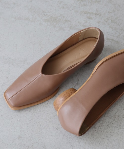 EVOL（イーボル）の「22新色【EVOL】 Vカットパンプス IR9694（パンプス）」 - WEAR