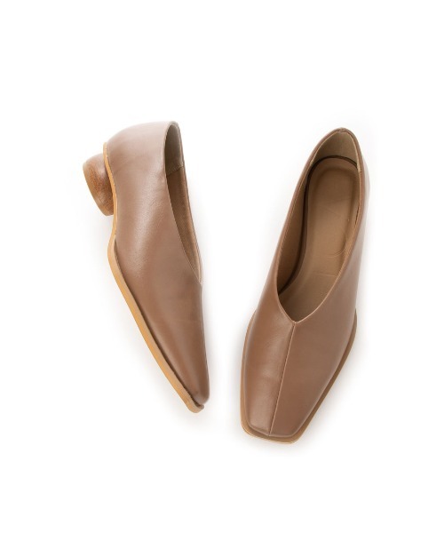 EVOL（イーボル）の「22新色【EVOL】 Vカットパンプス IR9694（パンプス）」 - WEAR