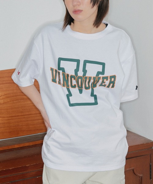 ENOU（エノウ）の「【ENOU】VANCOUVER T-SHIRT / エノウ バンクーバー アーチ ロゴ Tシャツ（Tシャツ/カットソー ...