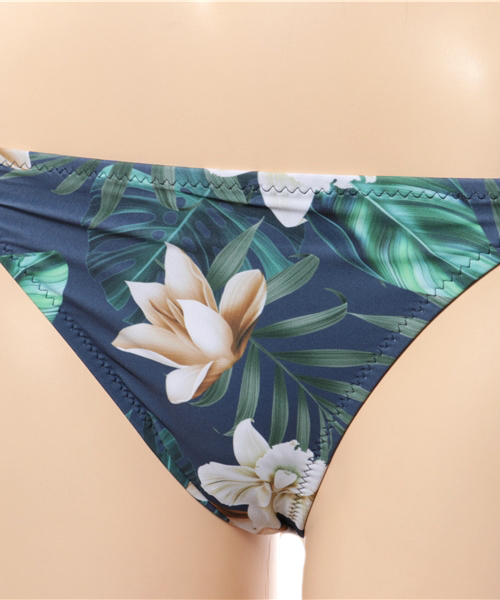 Defilious（デフィリアス）の「Defilious |花柄フレアバンドゥビキニ 水着【9Mサイズ】（水着）」 - WEAR