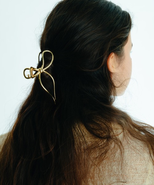 whim（ウィム）の「【NEW】Big ribbon hair grip（バレッタ/ヘアクリップ）」 - WEAR