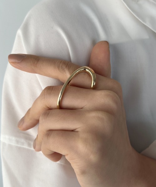 iso（イソ）の「2wayボリュームダブルフィンガーリング（リング）」 - WEAR