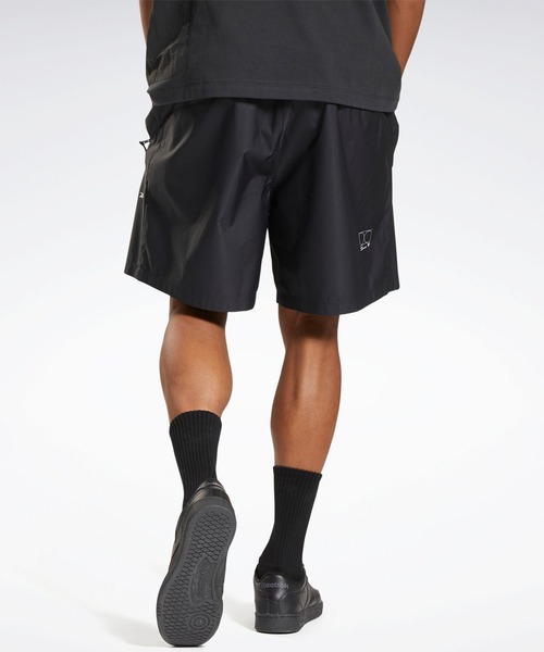 Reebok（リーボック）の「LIFUL Minimal Garments ウーブン トラックパンツ / LIFUL Minimal ...