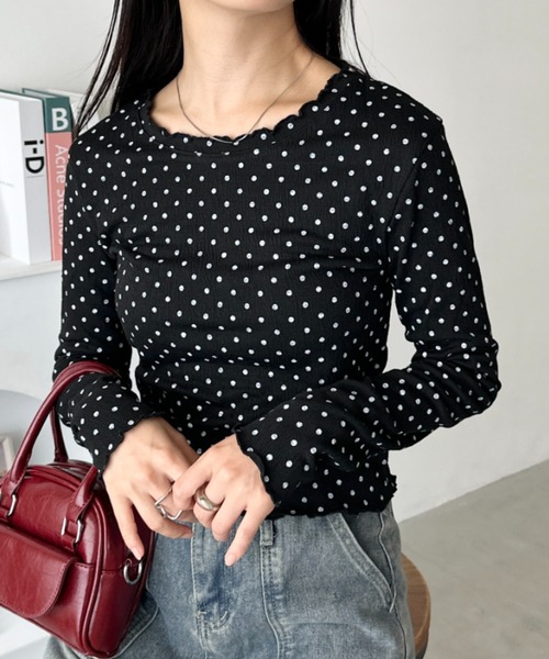 CLEA（クレア）の「ドット柄メロウコンパクトトップス（Tシャツ/カットソー）」 - WEAR