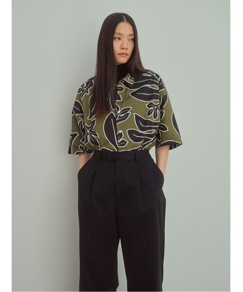 SOFTHYPHEN（ソフトハイフン）の「MONSTERA PATTERNED S/S OVER SIZED SHIRT（シャツ/ブラウス）」 - WEAR