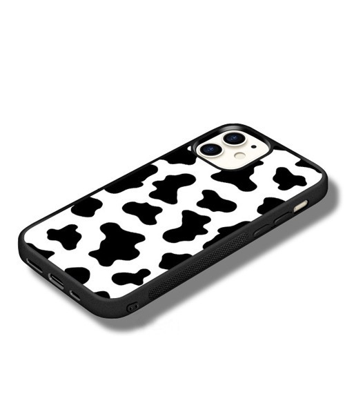 Fun & Daily（ファンアンドデイリー）の「Cow Pattern iPhone Case 15 16 Plus Pro ProMax（スマホケース/カバー）」 - WEAR